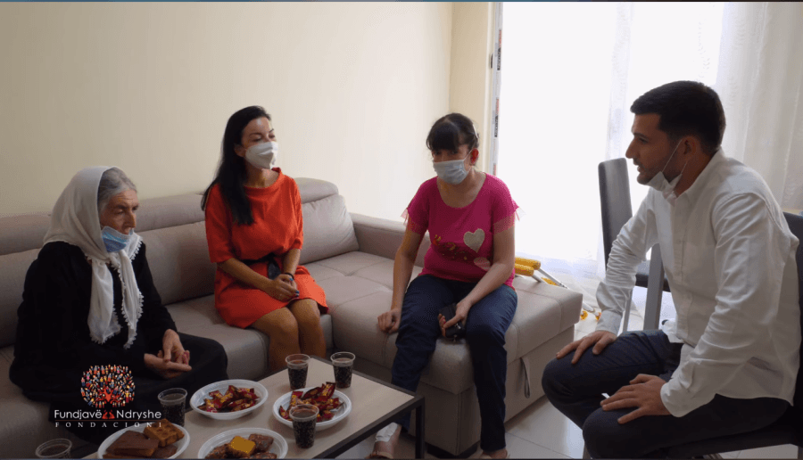 Their house was destroyed by the earthquake, “Fundjavë Ndryshe” changes ...